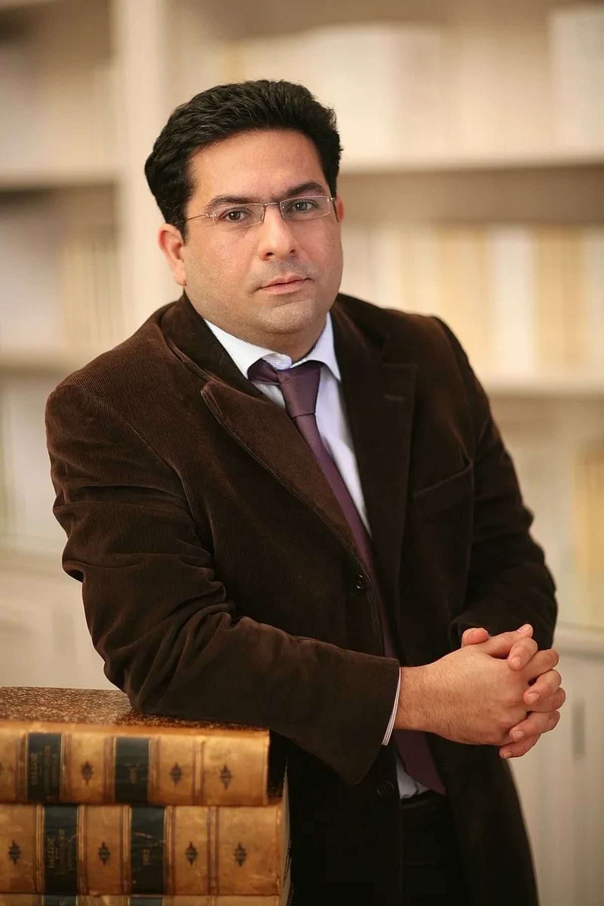 Îi dă în judecată! Hamid Gharavi, președintele panelului de arbitri TAS ...