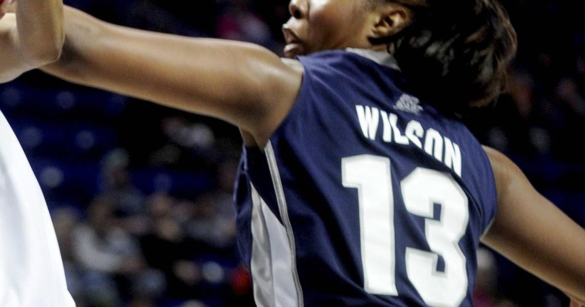 Fostă baschetbalistă, împușcată mortal după ce a atacat un polițist cu ...