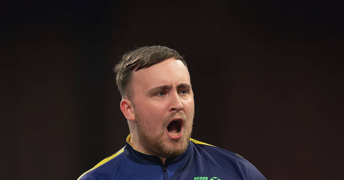 „S-a născut o stea”. Fascinanta poveste a lui Luke Littler, 17 ani, cel ...