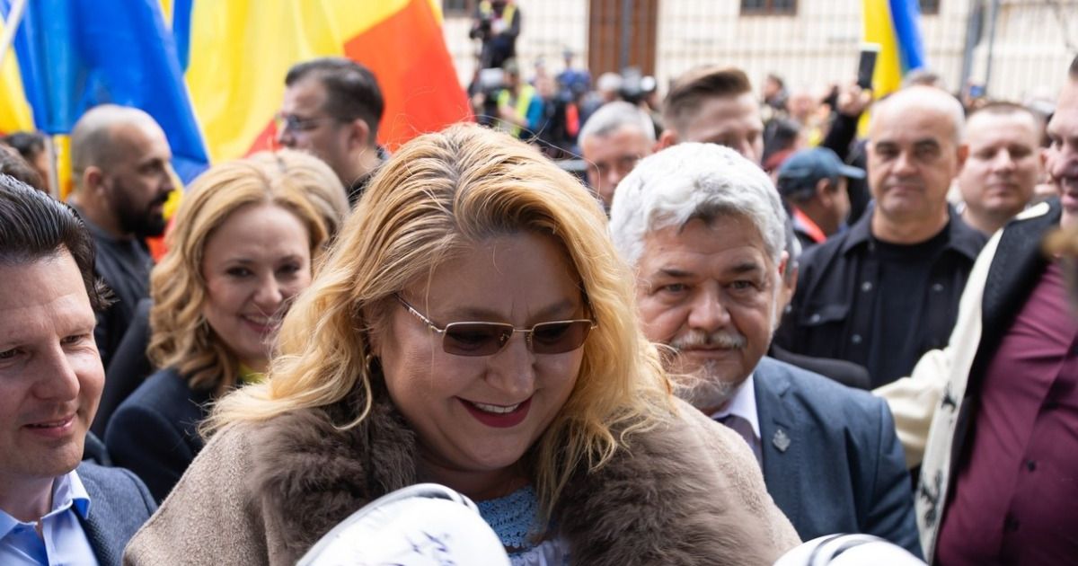 Șoșoacă a creat confuzie. Federația Română de Box s-a simțit vizată și ...