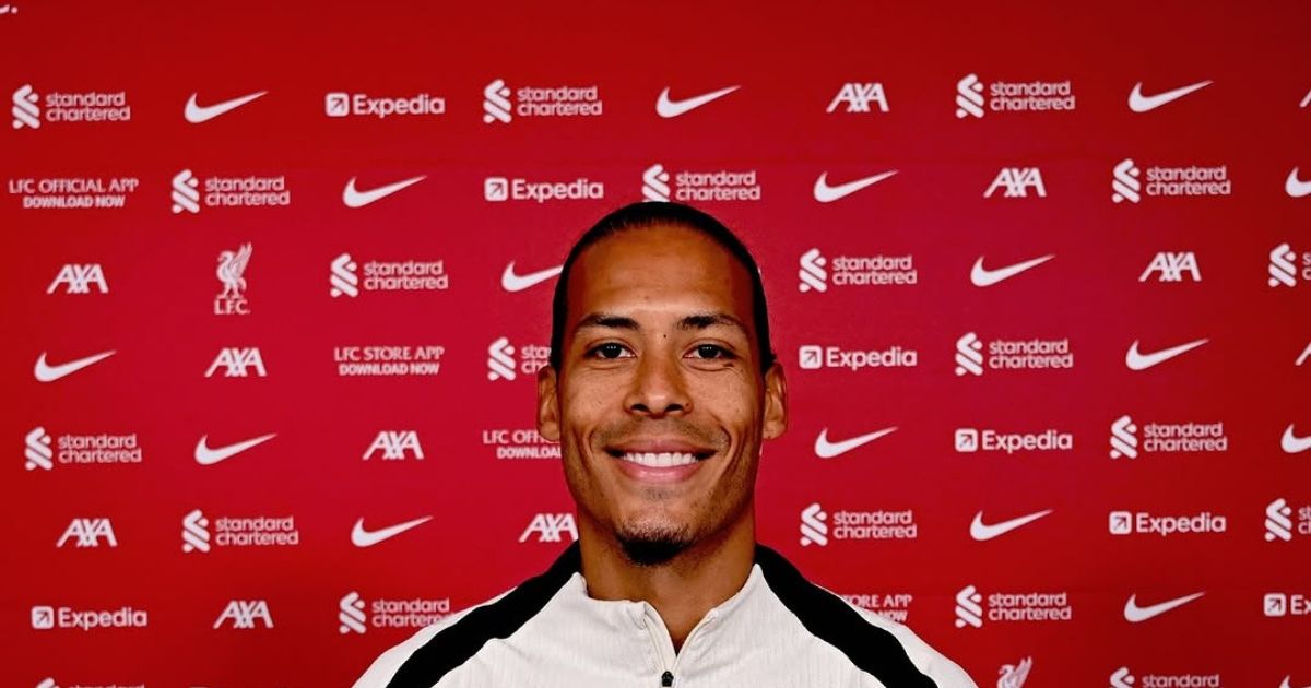 Van Dijk a semnat prelungirea. Olandezul va rămâne alături de Liverpool ...