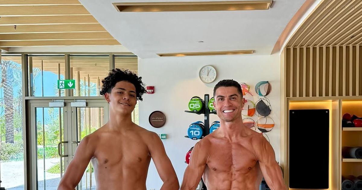 Imaginea care a devenit virală! Detaliul observat de fani într-o poză ...