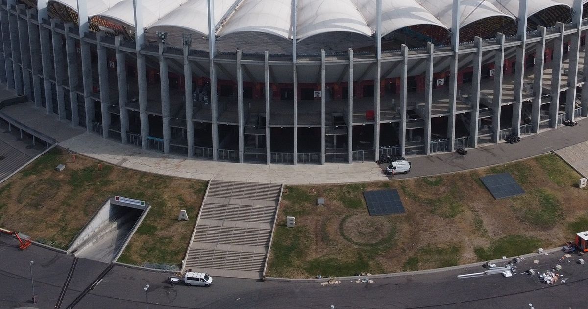 Arena Națională intră în reparații. Acoperișul retractabil de 20 de ...