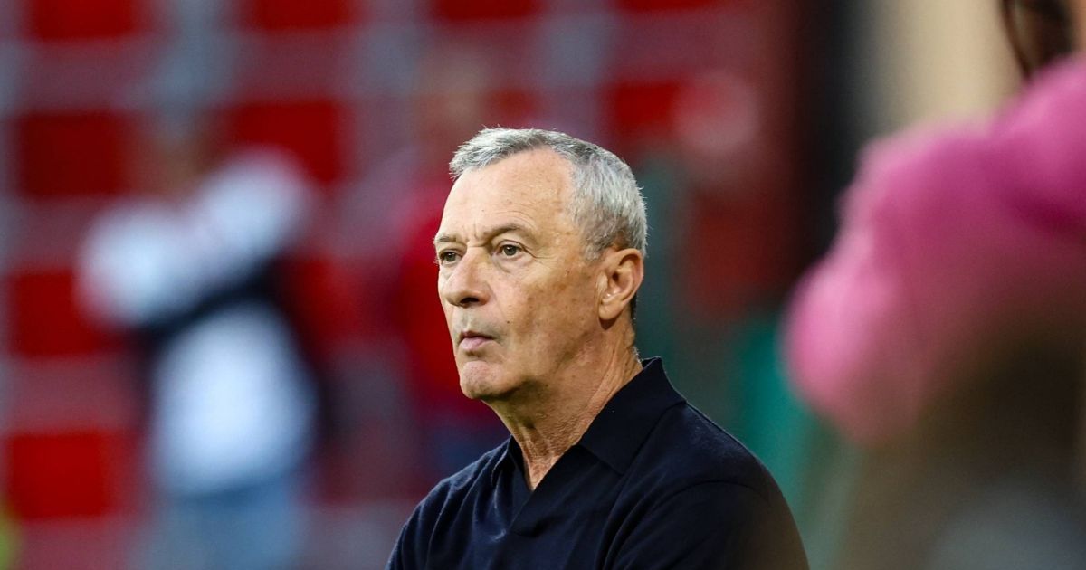 Mircea Rednic, dat afară! Antrenorul român a rezistat doar 5 meciuri la ...