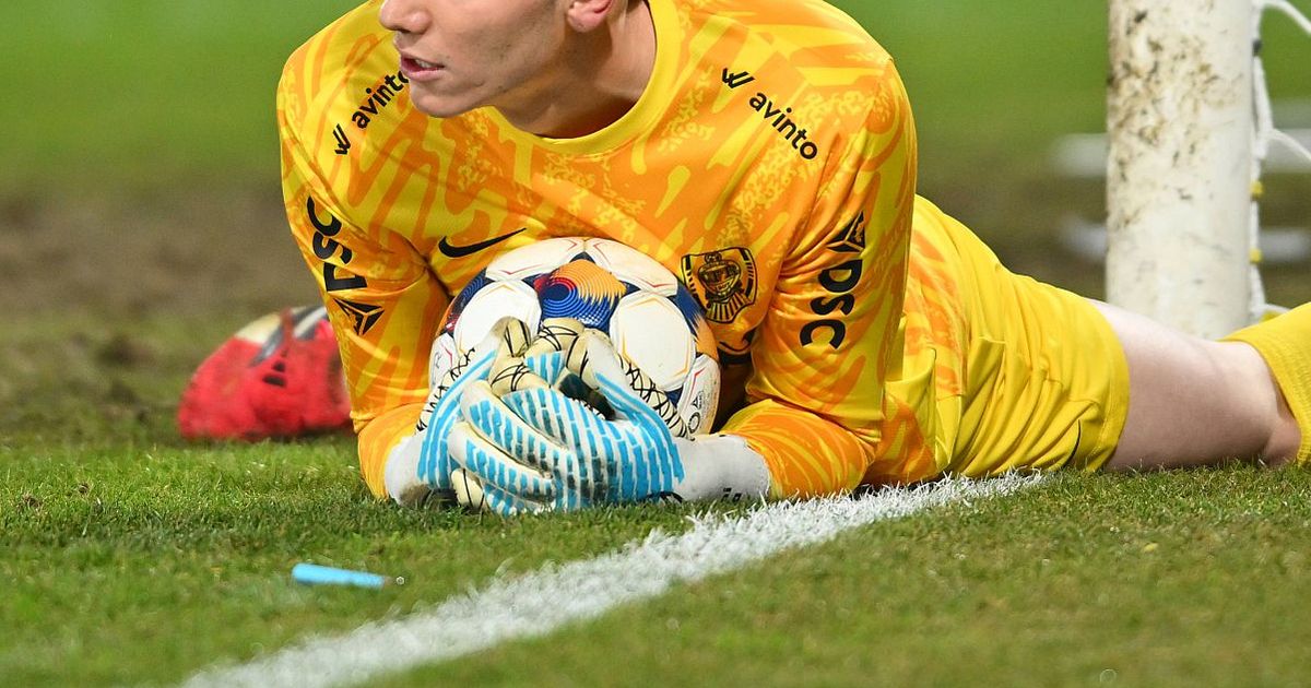 Mihai Popa, mai tare decât Marian Aioani. FOTO. Duelul portarilor ...