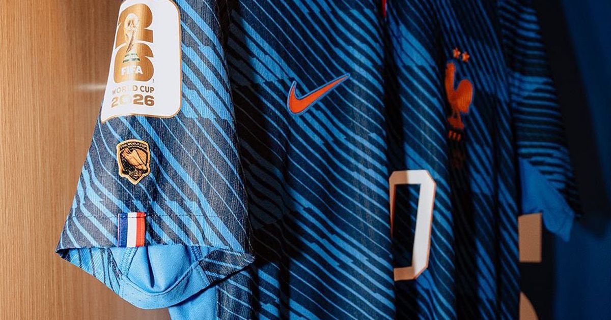 Mbappe, tricou special. De ce vedeta Franței joacă într-un echipament ...
