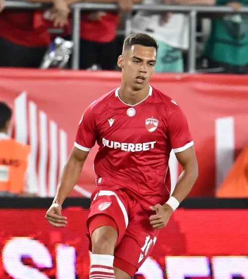 „Nu poate să joace nicăieri”. Critici pentru Cătălin Cîrjan, deși a ...