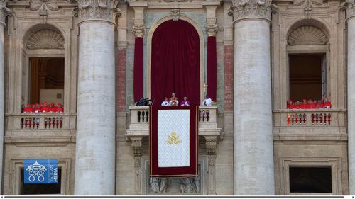 Fum alb la Vatican. Conclavul a ales un nou Papă. Cine este succesorul ...
